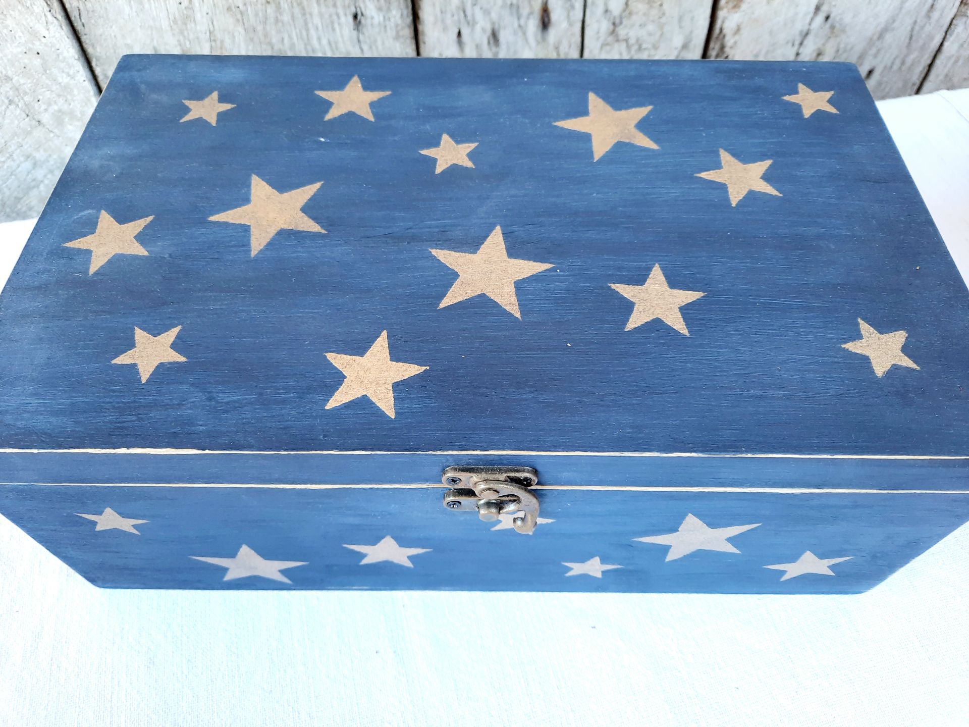 Painted Blue Box With Stars for Sale - Home Accessories - Trunk Vintage ...