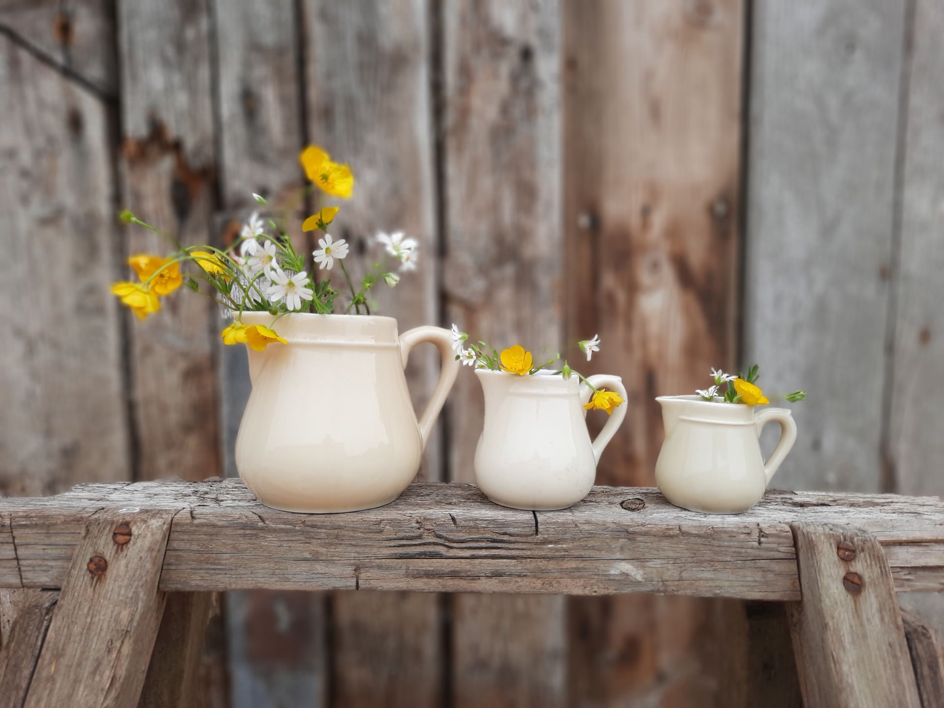 Trio Of Pale Yellow Jugs for Sale - Home Accessories - Trunk Vintage ...