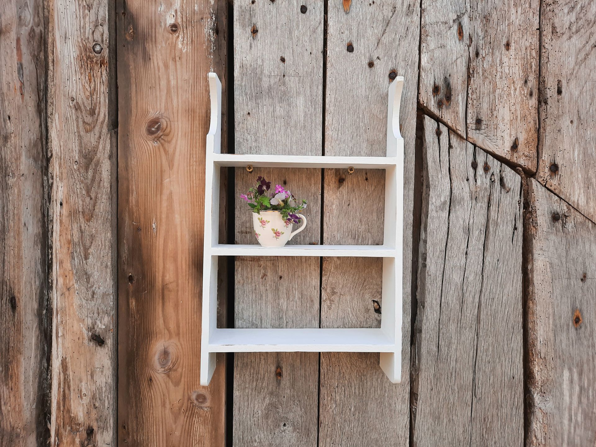Small White Shelves for Sale - Shelves And Bookcases - Trunk Vintage ...