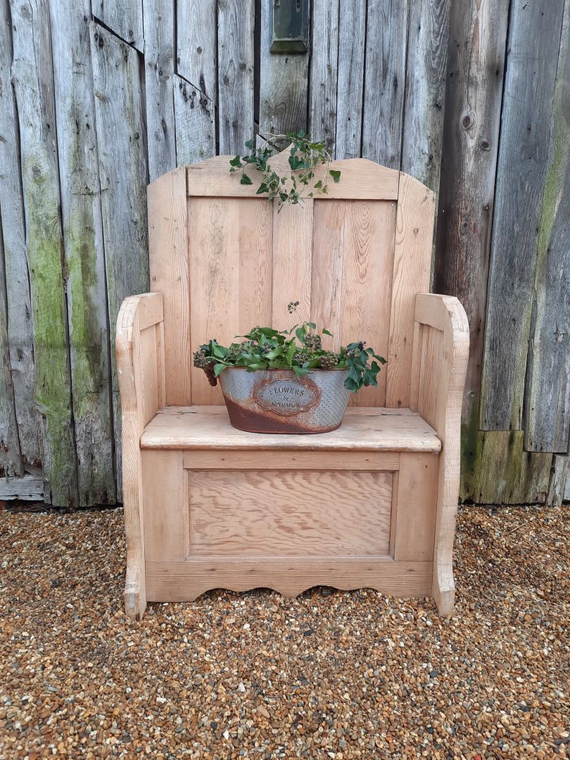 Rustic Pine Settle for Sale - Storage - Trunk Vintage Furniture