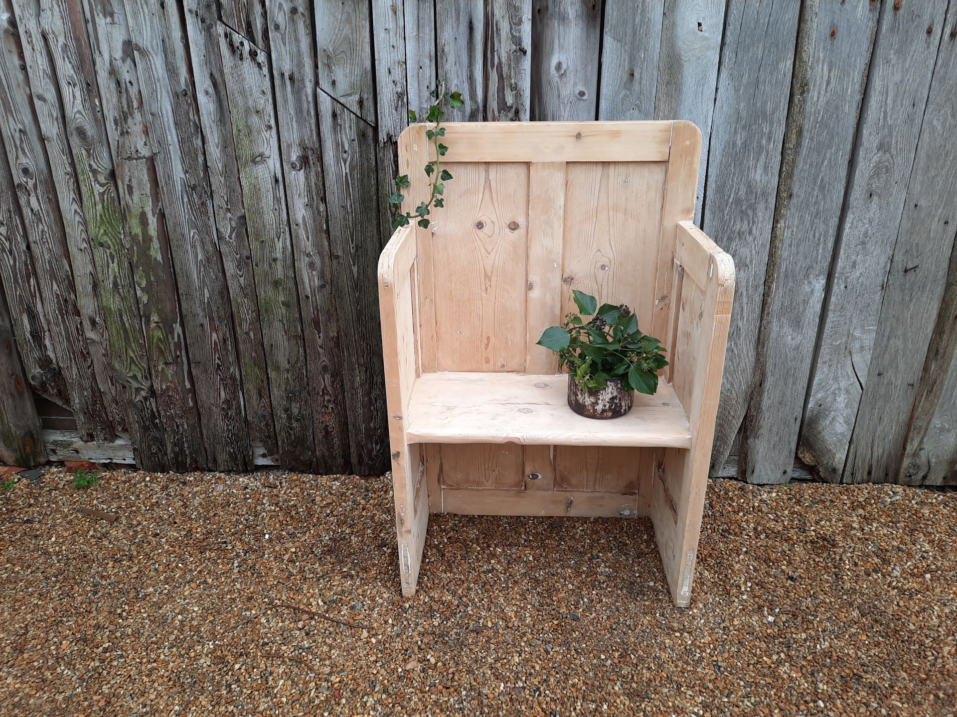 Rustic Pine Settle for Sale - Tables, Chairs And Stools - Trunk Vintage ...