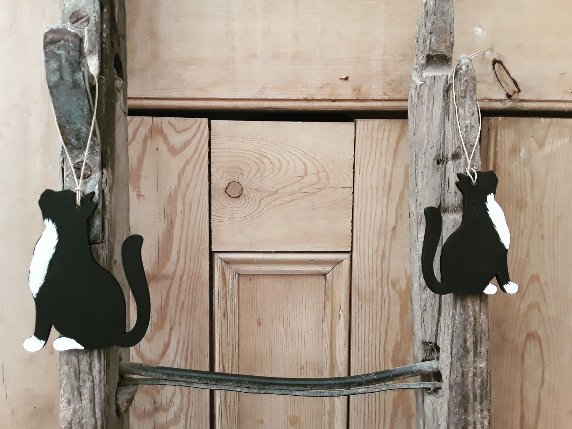 Hand Painted Hanging Wooden Cat Decoration for Sale - Hand-Painted ...